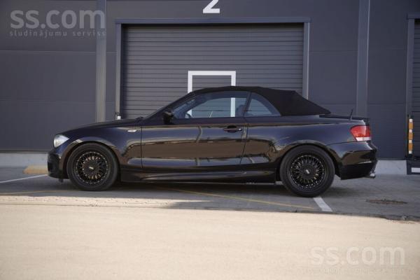 Black BMW 120 2009 in Riga, with an engine capacity of 2.00 L and mileage of 224 thousand km for 7250 €, photo 8 on AUTOMOTO.COM.LV
