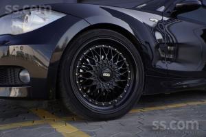 Black BMW 120 2009 in Riga, with an engine capacity of 2.00 L and mileage of 224 thousand km for 7250 €, photo 11 on AUTOMOTO.COM.LV