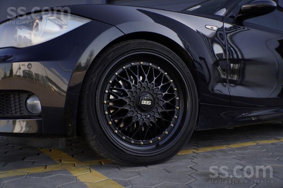 Black BMW 120 2009 in Riga, with an engine capacity of 2.00 L and mileage of 224 thousand km for 7250 €, photo 11 on AUTOMOTO.COM.LV