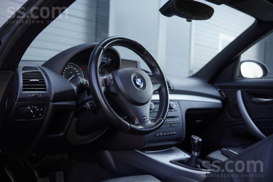 Black BMW 120 2009 in Riga, with an engine capacity of 2.00 L and mileage of 224 thousand km for 7250 €, photo 17 on AUTOMOTO.COM.LV
