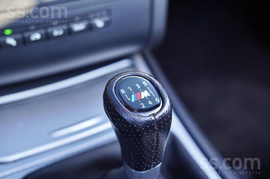 Black BMW 120 2009 in Riga, with an engine capacity of 2.00 L and mileage of 224 thousand km for 7250 €, photo 22 on AUTOMOTO.COM.LV