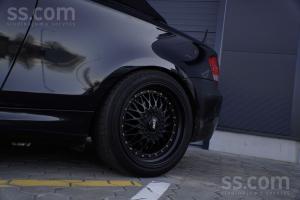 Black BMW 120 2009 in Riga, with an engine capacity of 2.00 L and mileage of 224 thousand km for 7250 €, photo 29 on AUTOMOTO.COM.LV