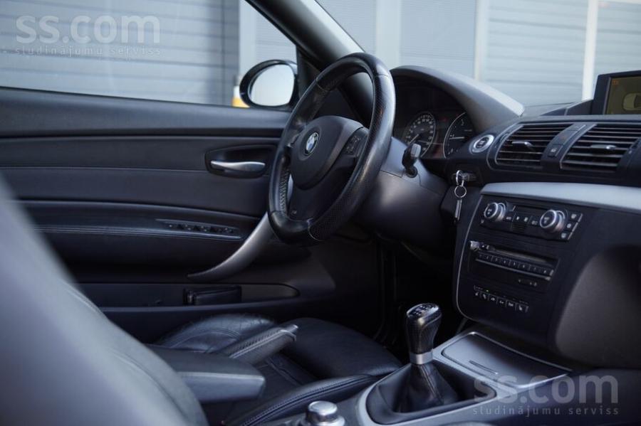 Black BMW 120 2009 in Riga, with an engine capacity of 2.00 L and mileage of 224 thousand km for 7250 €, photo 32 on AUTOMOTO.COM.LV