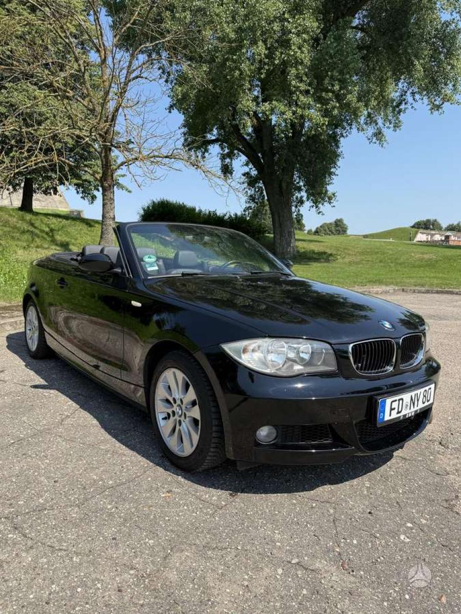 Black BMW 120 2009 in Kaunas, with an engine capacity of 2.00 L and mileage of 182 thousand km for 3750 €, photo 3 on AUTOMOTO.COM.LV