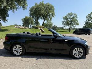 Black BMW 120 2009 in Kaunas, with an engine capacity of 2.00 L and mileage of 182 thousand km for 3750 €, photo 4 on AUTOMOTO.COM.LV