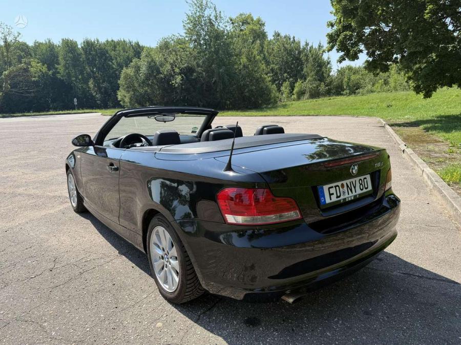 Black BMW 120 2009 in Kaunas, with an engine capacity of 2.00 L and mileage of 182 thousand km for 3750 €, photo 6 on AUTOMOTO.COM.LV
