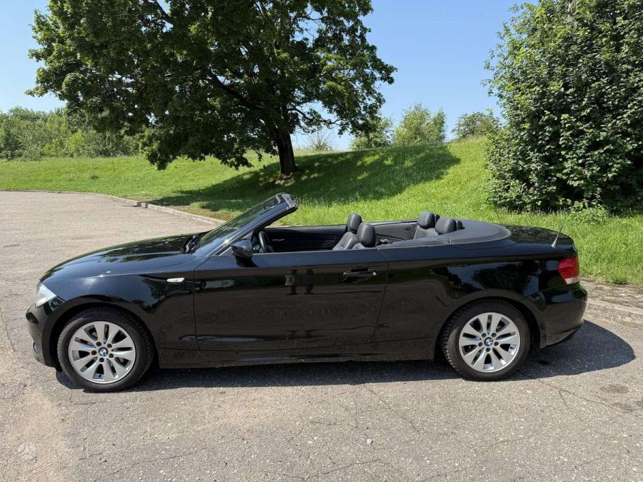 Black BMW 120 2009 in Kaunas, with an engine capacity of 2.00 L and mileage of 182 thousand km for 3750 €, photo 7 on AUTOMOTO.COM.LV