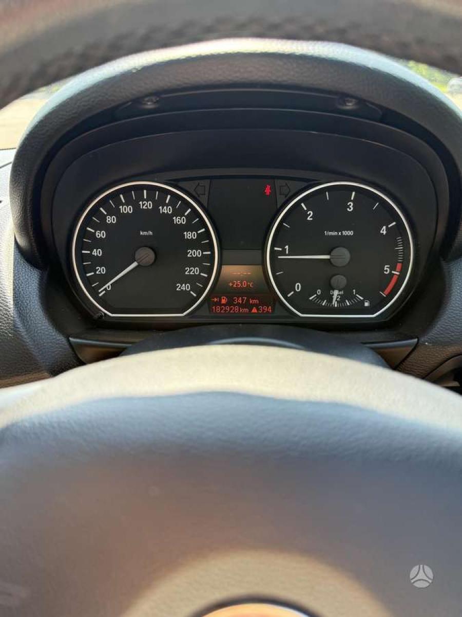 Black BMW 120 2009 in Kaunas, with an engine capacity of 2.00 L and mileage of 182 thousand km for 3750 €, photo 18 on AUTOMOTO.COM.LV