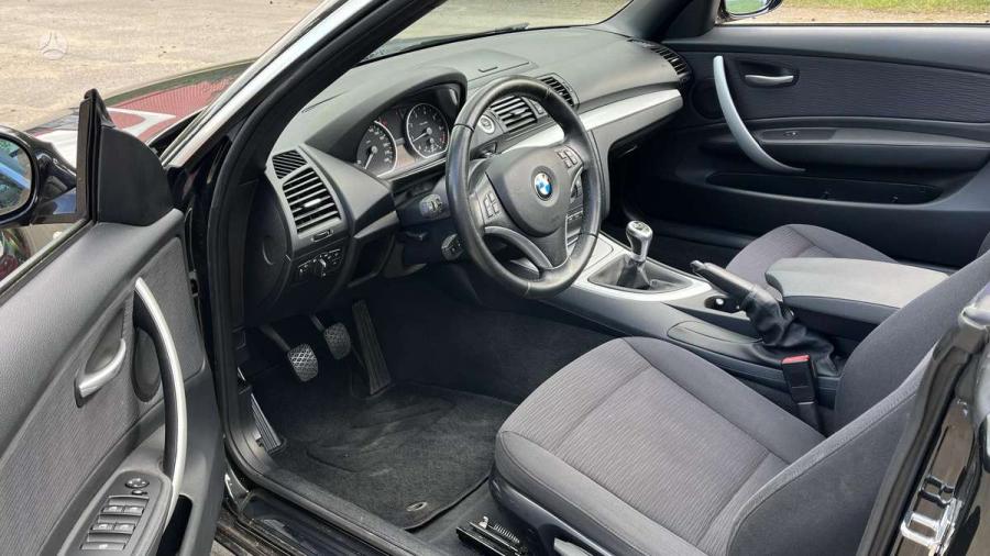 Black BMW 120 2009 in Ukmerge, with an engine capacity of 2.00 L and mileage of 201 thousand km for 3600 €, photo 10 on AUTOMOTO.COM.LV