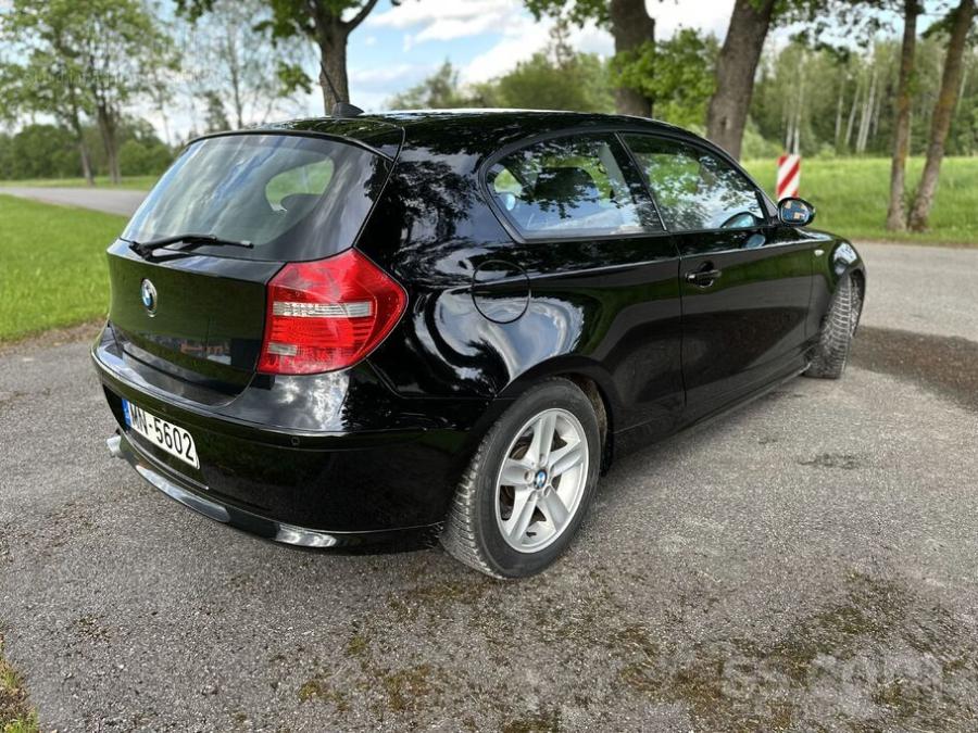 Melns BMW 120 2007 Rīga, ar dzinēja tilpumu 2.00 L un nobraukumu 160 tūkst. km par 3700 €, foto 3 vietnē AUTOMOTO.COM.LV