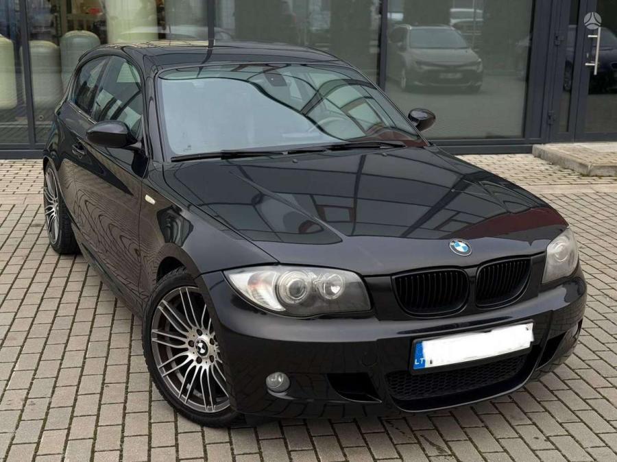 Black BMW 120 2007 in Klaipeda, with an engine capacity of 2.00 L and mileage of 297 thousand km for 4950 €, photo 3 on AUTOMOTO.COM.LV