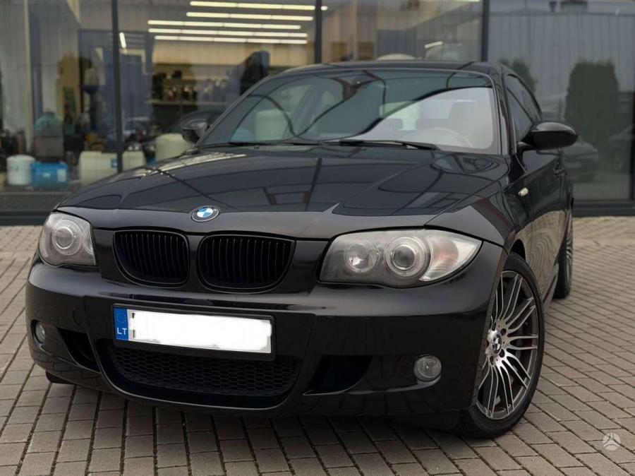 Black BMW 120 2007 in Klaipeda, with an engine capacity of 2.00 L and mileage of 297 thousand km for 4950 €, photo 5 on AUTOMOTO.COM.LV
