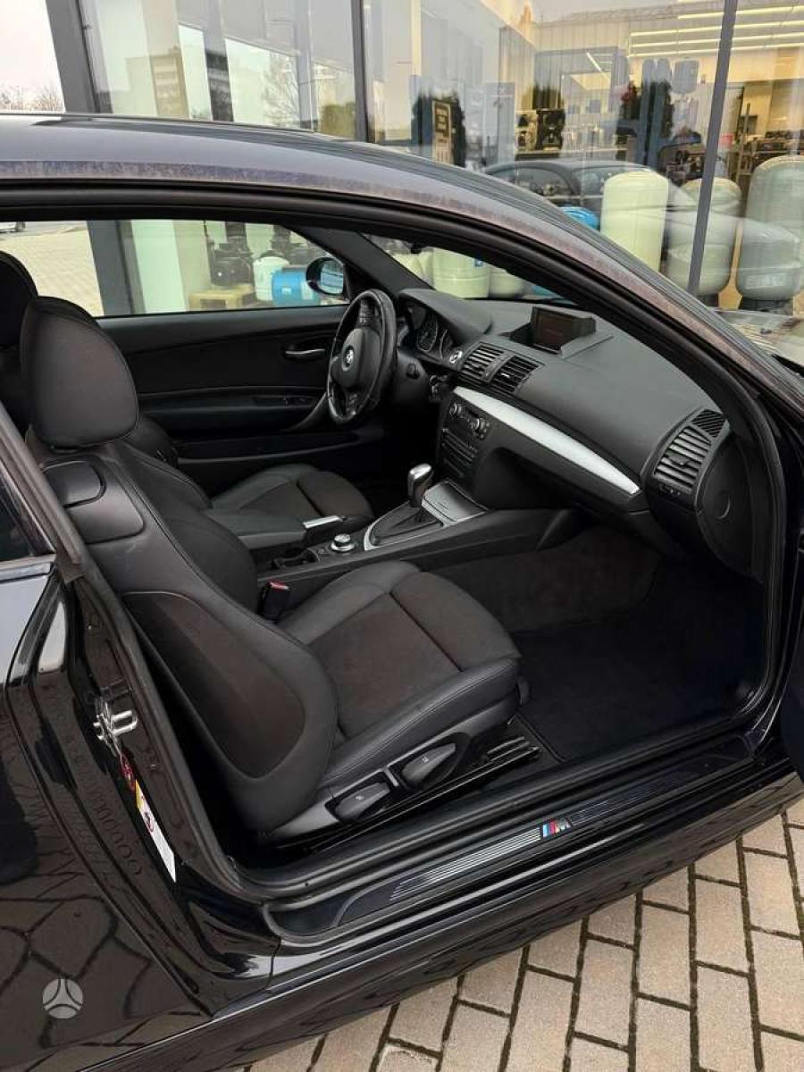 Black BMW 120 2007 in Klaipeda, with an engine capacity of 2.00 L and mileage of 297 thousand km for 4950 €, photo 21 on AUTOMOTO.COM.LV