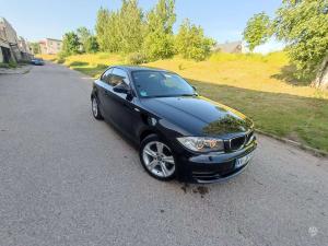 Black BMW 120 2007 in Kaunas, with an engine capacity of 2.00 L and mileage of 239 thousand km for 5900 €, photo 12 on AUTOMOTO.COM.LV