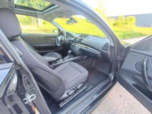 Black BMW 120 2007 in Kaunas, with an engine capacity of 2.00 L and mileage of 239 thousand km for 5900 €, photo 14 on AUTOMOTO.COM.LV