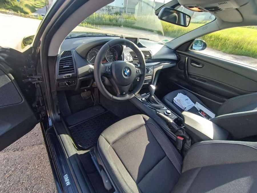 Black BMW 120 2007 in Kaunas, with an engine capacity of 2.00 L and mileage of 239 thousand km for 5900 €, photo 22 on AUTOMOTO.COM.LV
