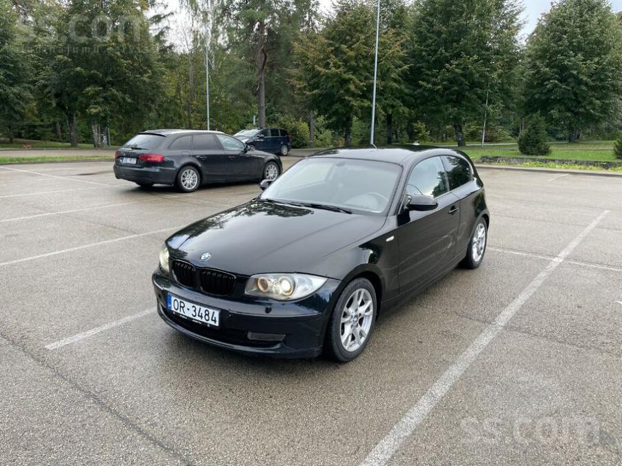 Black BMW 120 2007 in Ogre, with an engine capacity of 2.00 L and mileage of 328 thousand km for 2700 €, photo 3 on AUTOMOTO.COM.LV