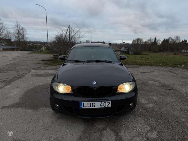 Melns BMW 120 2008 Šauļi, ar dzinēja tilpumu 2.00 L un nobraukumu 277 tūkst. km par 3700 €, foto 5 vietnē AUTOMOTO.COM.LV