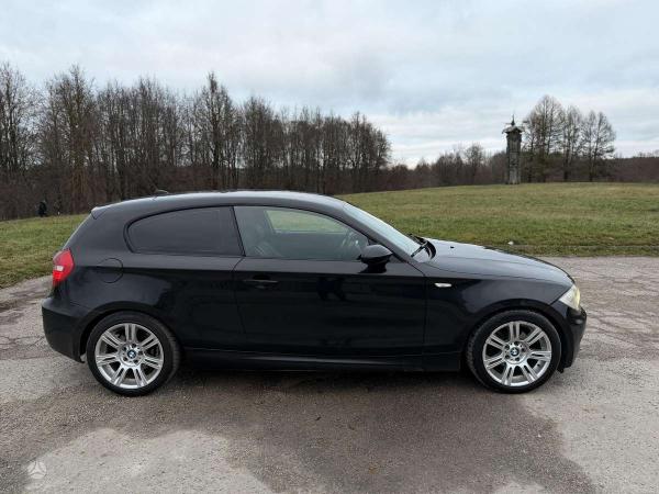 Melns BMW 120 2008 Šauļi, ar dzinēja tilpumu 2.00 L un nobraukumu 277 tūkst. km par 3700 €, foto 8 vietnē AUTOMOTO.COM.LV
