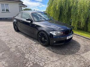 Black BMW 120 2008 in Utena, with an engine capacity of 2.00 L and mileage of 286 thousand km for 5100 €, photo  on AUTOMOTO.COM.LV