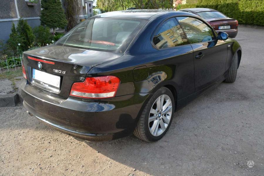 Melns BMW 120 2008 Viļņa, ar dzinēja tilpumu 2.00 L un nobraukumu 279 tūkst. km par 4800 €, foto 5 vietnē AUTOMOTO.COM.LV