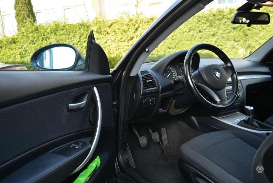 Melns BMW 120 2008 Viļņa, ar dzinēja tilpumu 2.00 L un nobraukumu 279 tūkst. km par 4800 €, foto 8 vietnē AUTOMOTO.COM.LV