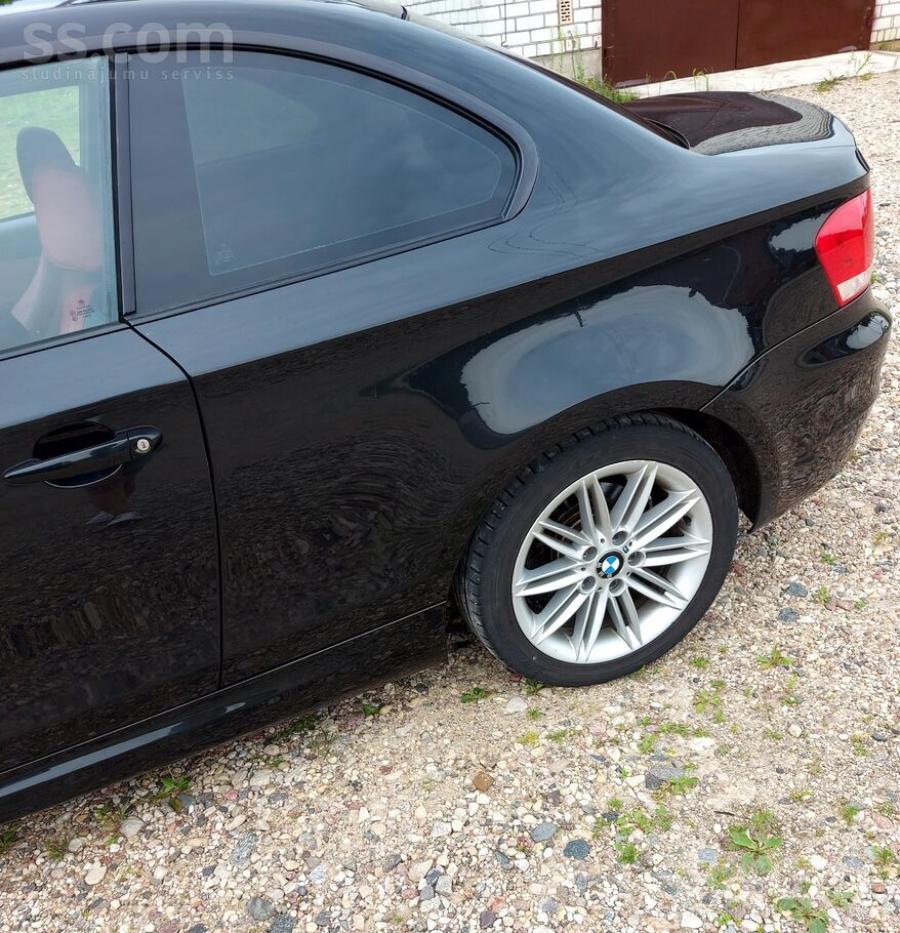 Melns BMW 120 2009 Rēzekne, ar dzinēja tilpumu 2.00 L un nobraukumu 290 tūkst. km par 7000 €, foto 3 vietnē AUTOMOTO.COM.LV