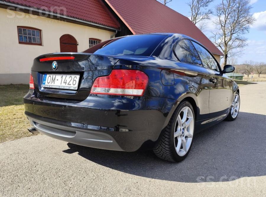Black BMW 120 2009 in Ogre, with an engine capacity of 2.00 L and mileage of 196 thousand km for 5995 €, photo 3 on AUTOMOTO.COM.LV