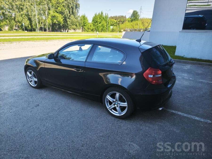 Melns BMW 120 2009 Rīga, ar dzinēja tilpumu 2.00 L un nobraukumu 217 tūkst. km par 3100 €, foto 15 vietnē AUTOMOTO.COM.LV