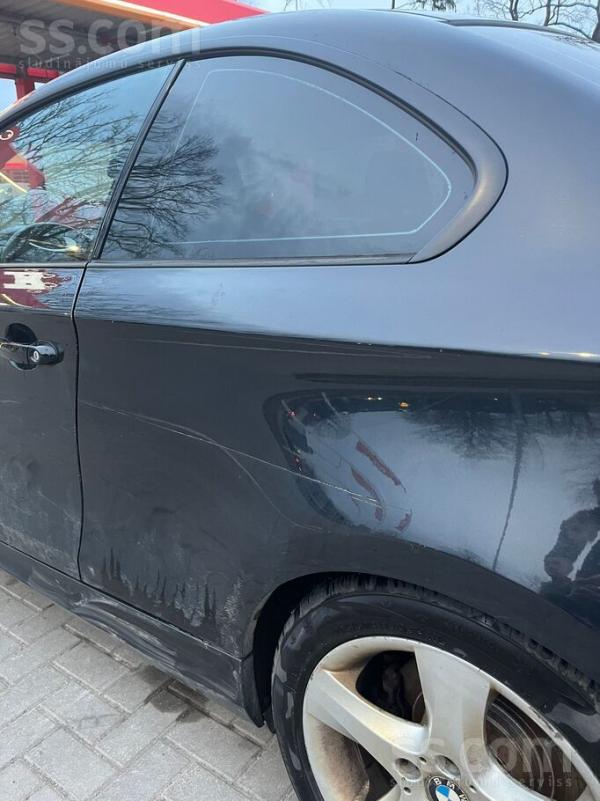 Melns BMW 120 2009 Rīga, ar dzinēja tilpumu 2.00 L un nobraukumu 307 tūkst. km par 5000 €, foto 4 vietnē AUTOMOTO.COM.LV