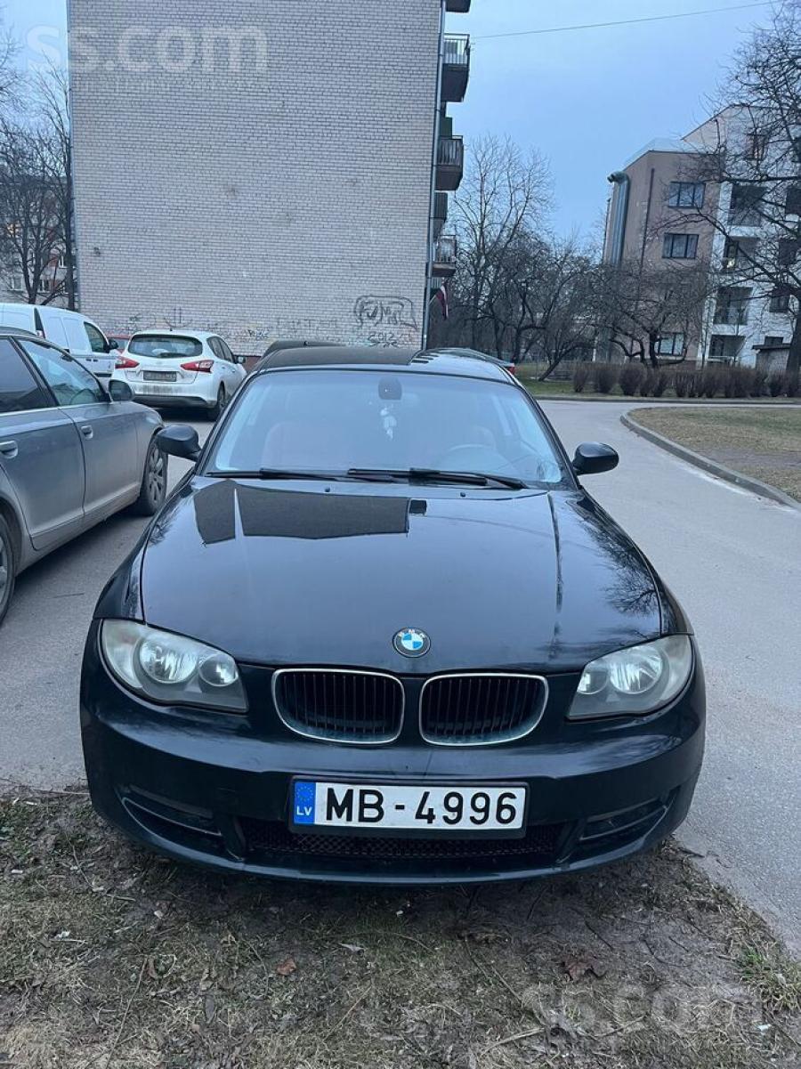 Black BMW 120 2009 in Riga, with an engine capacity of 2.00 L and mileage of 307 thousand km for 5000 €, photo 1 on AUTOMOTO.COM.LV