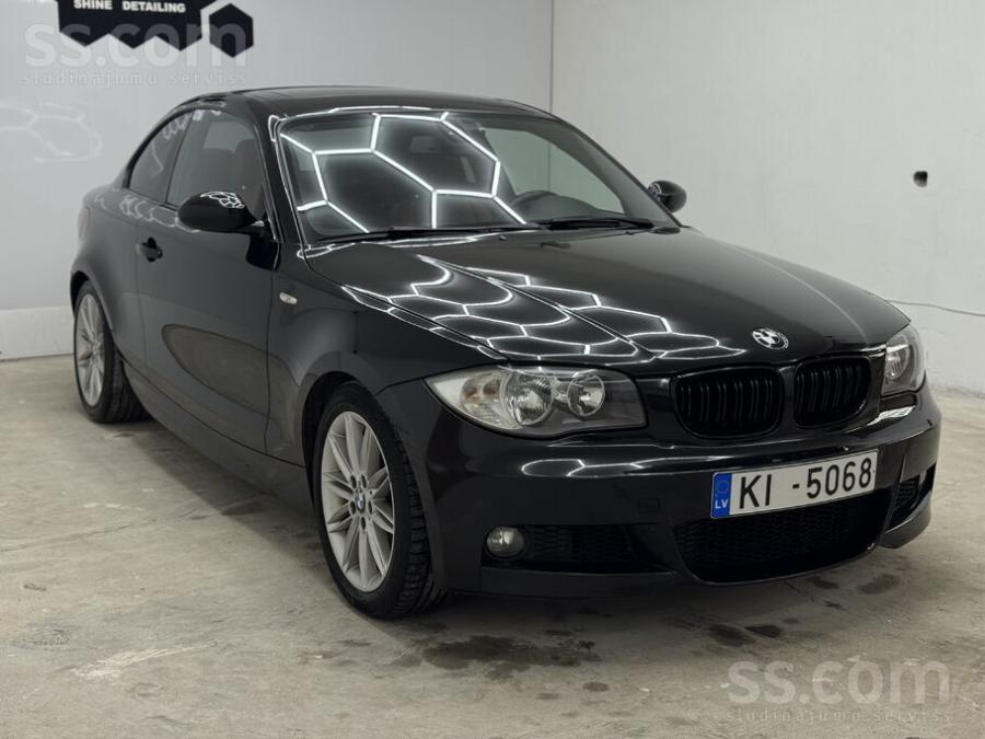 Black BMW 120 2009 in Rezekne, with an engine capacity of 2.00 L and mileage of 290 thousand km for 7000 €, photo 1 on AUTOMOTO.COM.LV