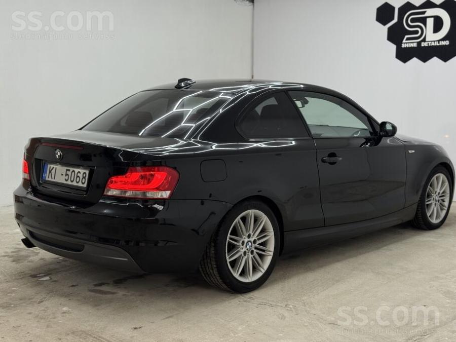 Black BMW 120 2009 in Rezekne, with an engine capacity of 2.00 L and mileage of 290 thousand km for 7000 €, photo 6 on AUTOMOTO.COM.LV
