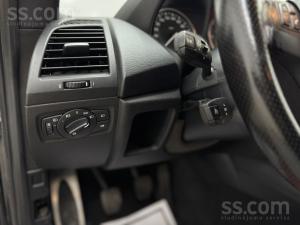 Black BMW 120 2009 in Rezekne, with an engine capacity of 2.00 L and mileage of 290 thousand km for 7000 €, photo 13 on AUTOMOTO.COM.LV