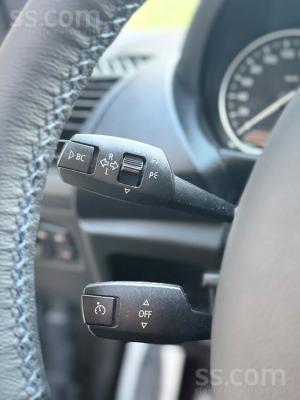 Black BMW 120 2009 in Riga, with an engine capacity of 2.00 L and mileage of 283 thousand km for 6490 €, photo 12 on AUTOMOTO.COM.LV