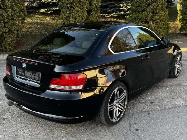 Melns BMW 120 2009 Prienai, ar dzinēja tilpumu 2.00 L un nobraukumu 235 tūkst. km par 4900 €, foto 3 vietnē AUTOMOTO.COM.LV
