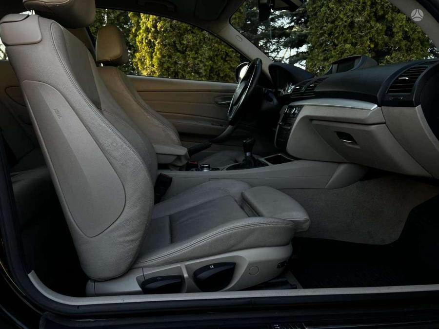 Melns BMW 120 2009 Prienai, ar dzinēja tilpumu 2.00 L un nobraukumu 235 tūkst. km par 4900 €, foto 12 vietnē AUTOMOTO.COM.LV