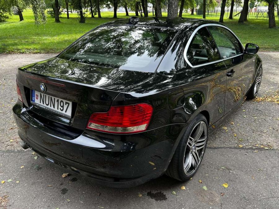 Melns BMW 120 2009 Prienai, ar dzinēja tilpumu 2.00 L un nobraukumu 246 tūkst. km par 5850 €, foto 5 vietnē AUTOMOTO.COM.LV