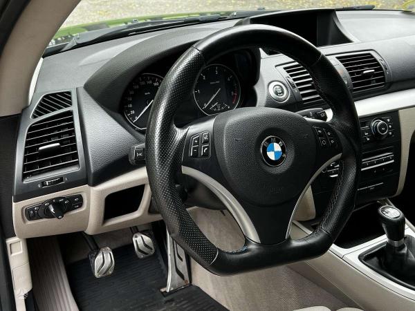 Black BMW 120 2009 in Prienai, with an engine capacity of 2.00 L and mileage of 246 thousand km for 5850 €, photo 8 on AUTOMOTO.COM.LV