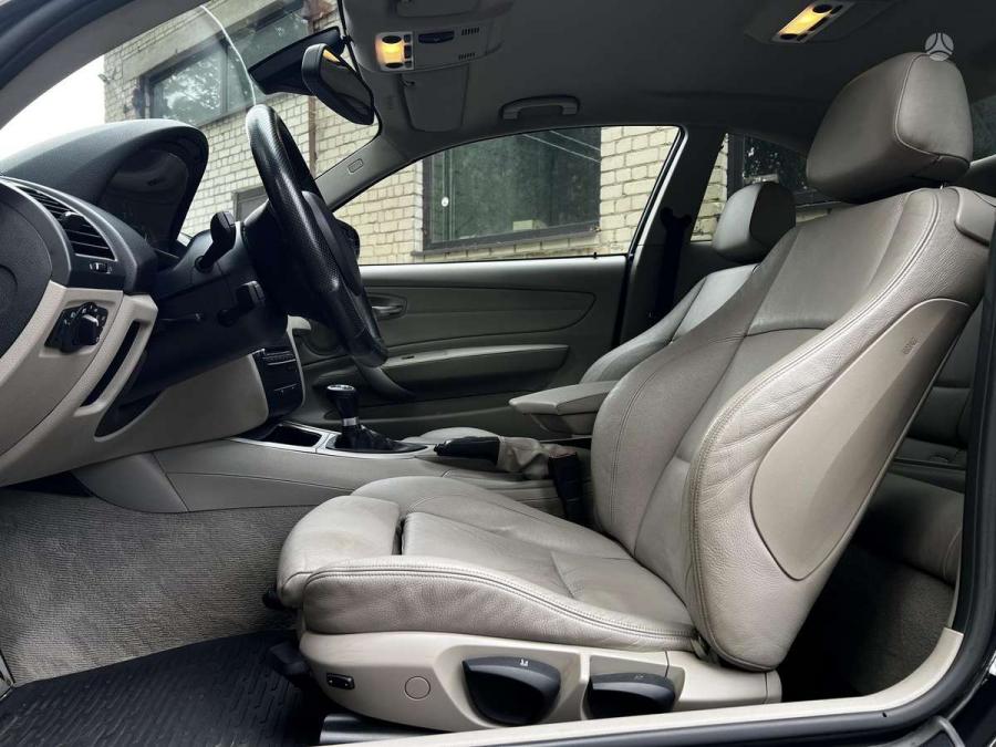 Melns BMW 120 2009 Prienai, ar dzinēja tilpumu 2.00 L un nobraukumu 246 tūkst. km par 5850 €, foto 10 vietnē AUTOMOTO.COM.LV