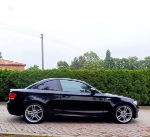 Black BMW 120 2010 in Marijampole, with an engine capacity of 2.00 L and mileage of 247 thousand km for 4900 €, photo 4 on AUTOMOTO.COM.LV