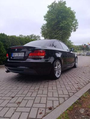 Black BMW 120 2010 in Marijampole, with an engine capacity of 2.00 L and mileage of 247 thousand km for 4900 €, photo 6 on AUTOMOTO.COM.LV