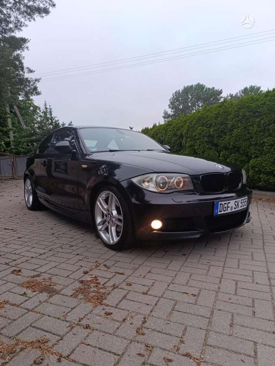Black BMW 120 2010 in Marijampole, with an engine capacity of 2.00 L and mileage of 247 thousand km for 4900 €, photo 7 on AUTOMOTO.COM.LV