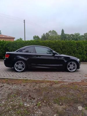 Black BMW 120 2010 in Marijampole, with an engine capacity of 2.00 L and mileage of 247 thousand km for 4900 €, photo 10 on AUTOMOTO.COM.LV