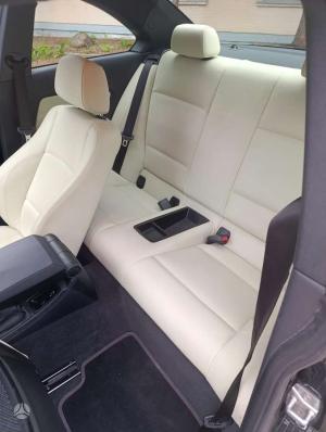 Black BMW 120 2010 in Marijampole, with an engine capacity of 2.00 L and mileage of 247 thousand km for 4900 €, photo 13 on AUTOMOTO.COM.LV