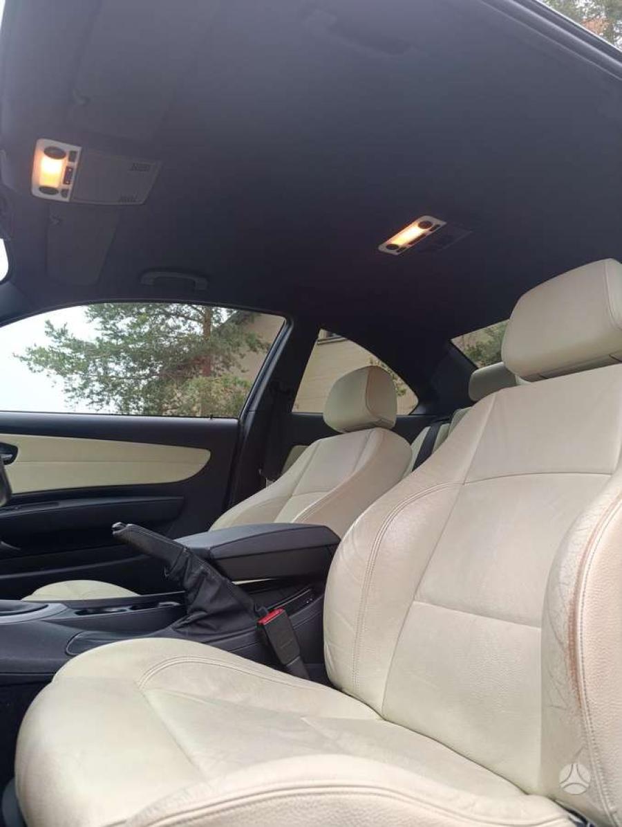 Black BMW 120 2010 in Marijampole, with an engine capacity of 2.00 L and mileage of 247 thousand km for 4900 €, photo 20 on AUTOMOTO.COM.LV