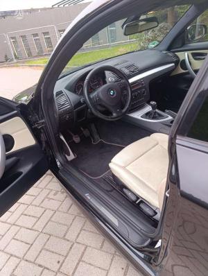 Black BMW 120 2010 in Marijampole, with an engine capacity of 2.00 L and mileage of 247 thousand km for 4900 €, photo 23 on AUTOMOTO.COM.LV