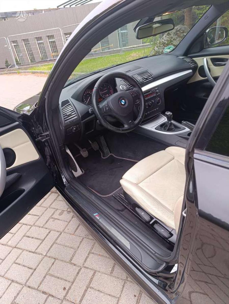Black BMW 120 2010 in Marijampole, with an engine capacity of 2.00 L and mileage of 247 thousand km for 4900 €, photo 23 on AUTOMOTO.COM.LV