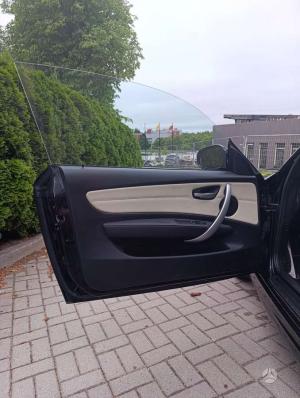 Black BMW 120 2010 in Marijampole, with an engine capacity of 2.00 L and mileage of 247 thousand km for 4900 €, photo 24 on AUTOMOTO.COM.LV