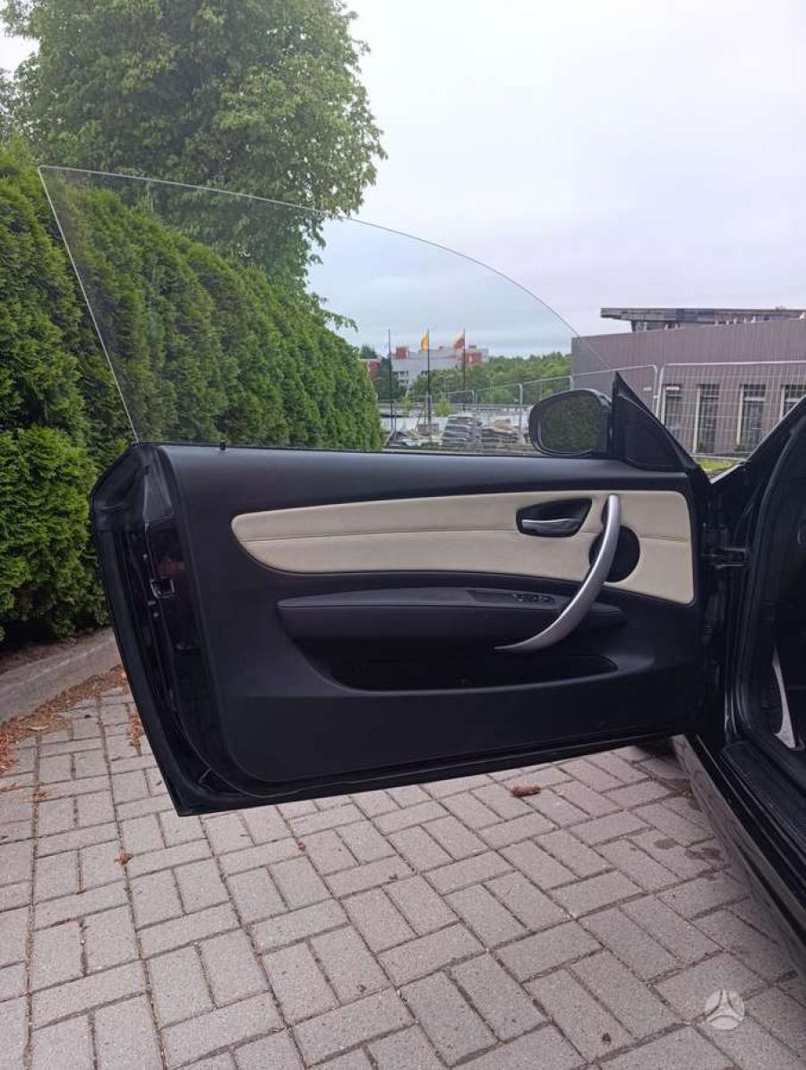 Black BMW 120 2010 in Marijampole, with an engine capacity of 2.00 L and mileage of 247 thousand km for 4900 €, photo 24 on AUTOMOTO.COM.LV